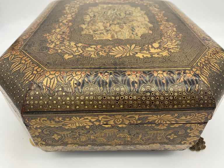 Antique 19th Century Export Chinese Lacquer Gaming Box For Sale at 1stDibs