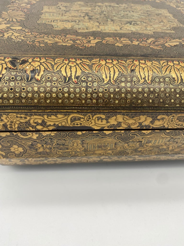Antique 19th Century Export Chinese Lacquer Gaming Box For Sale at 1stDibs