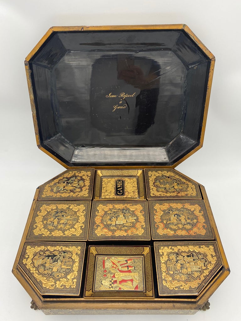 Antique 19th Century Export Chinese Lacquer Gaming Box For Sale at 1stDibs