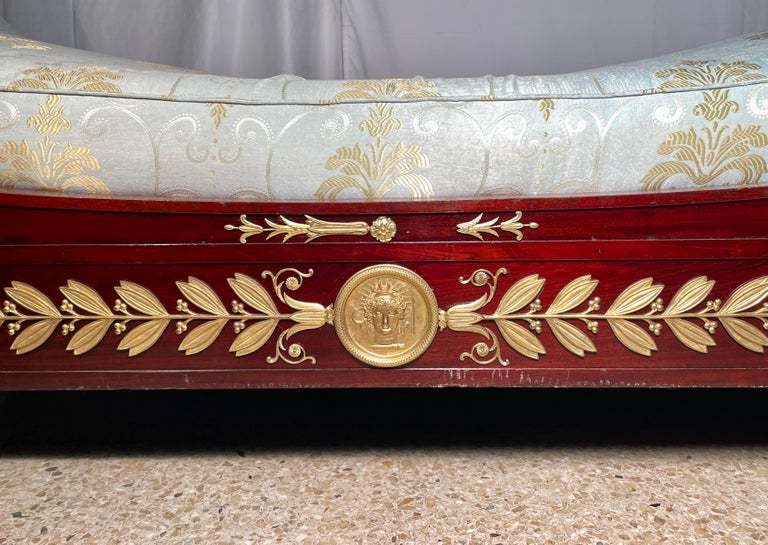 Méridienne ancienne de style Empire français du 19ème siècle en bronze ...