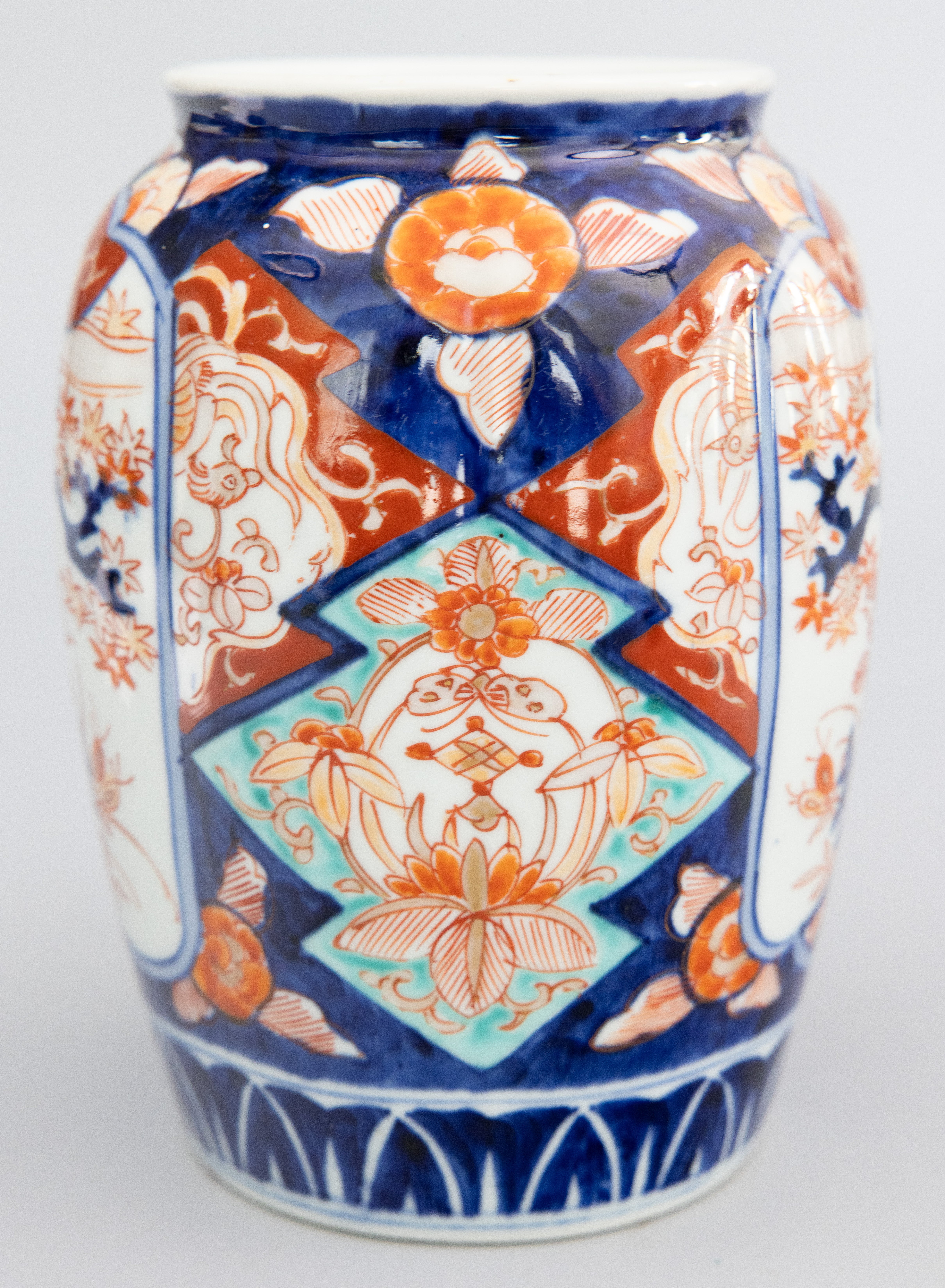 Antique 19th Century Japanese Imari Porcelain Vase For Sale at 1stDibs