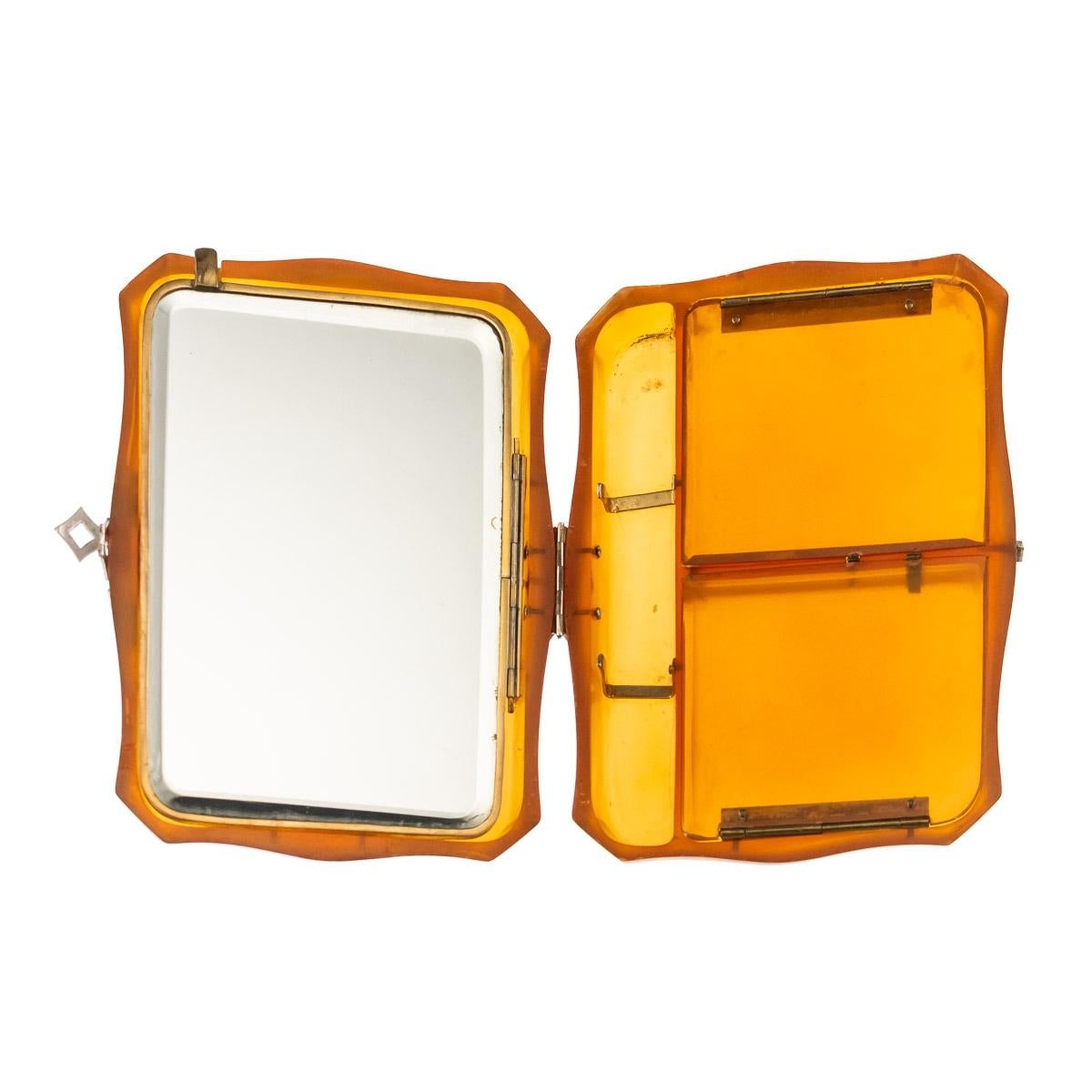 20th Century Art Deco Platinum, Sapphire and Diamond Vanity Case, circa ...