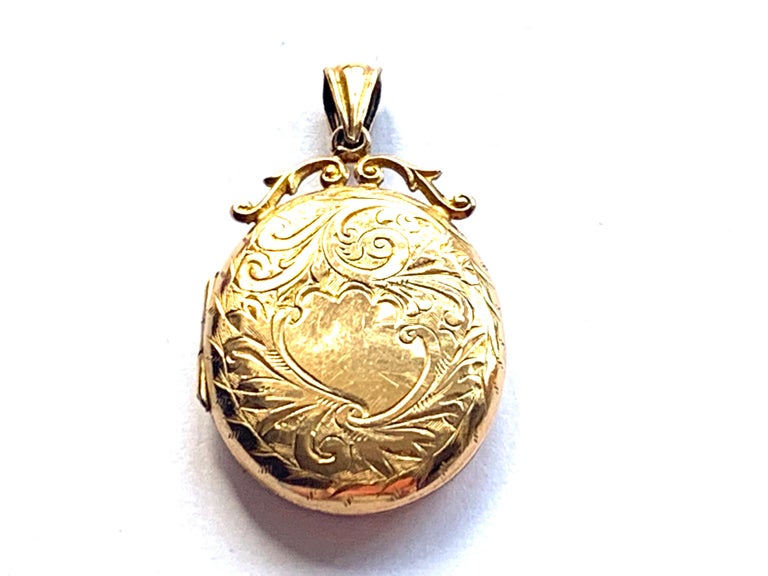 Antique 9ct Gold Locket For Sale at 1stDibs