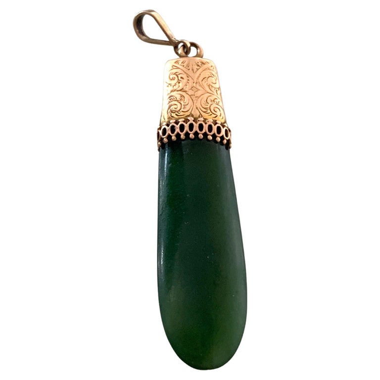 Antique 9 Carat Gold Mounted Jade Pendant For Sale at 1stDibs