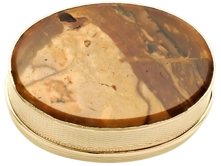 Antique Agate and Yellow Gold Pill Box For Sale at 1stDibs