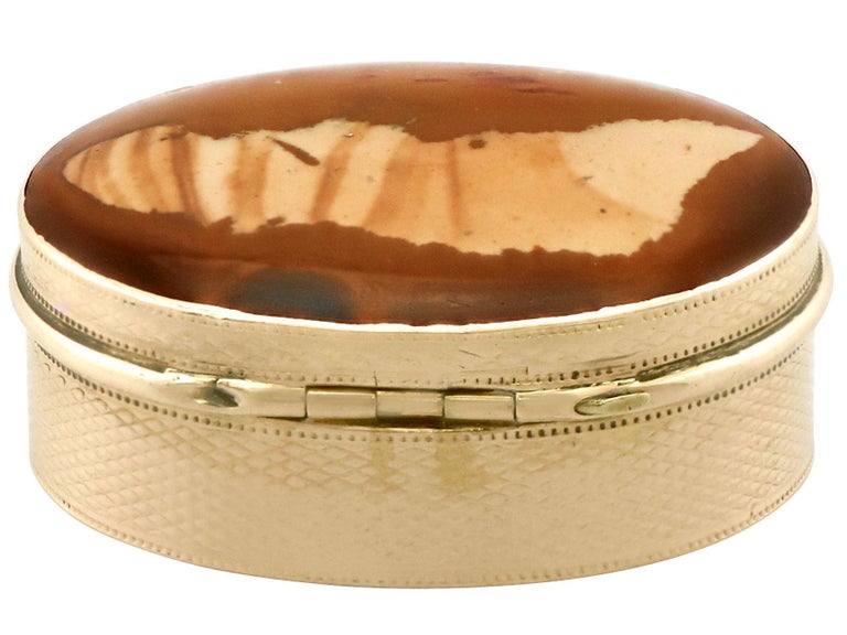 Antique Agate and Yellow Gold Pill Box For Sale at 1stDibs