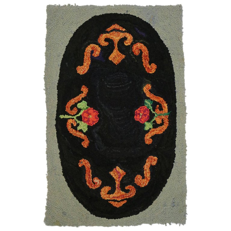 Antique American Hooked Rug with Cozy Cottage Colonial Style For Sale ...