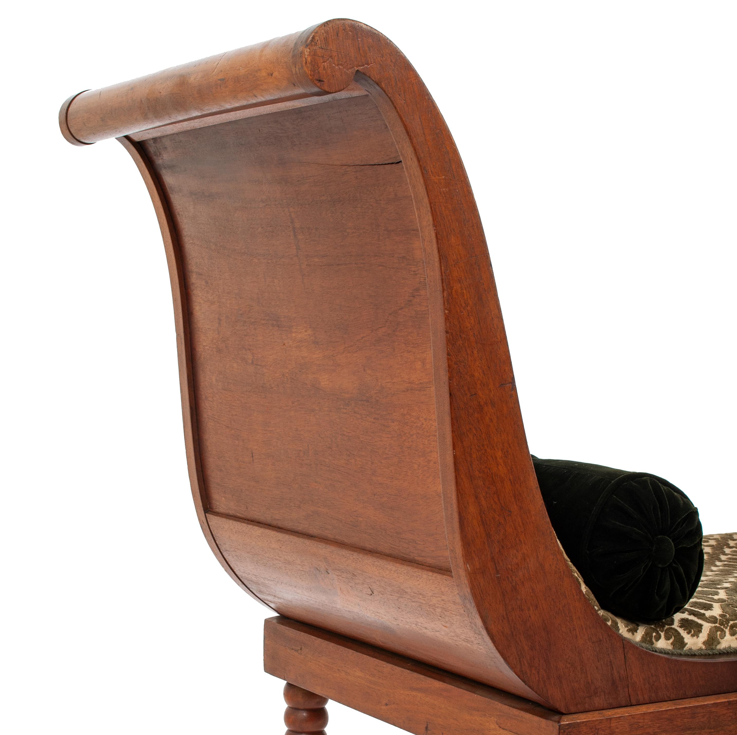 Antique American Neoclassical Mahogany Bustle Bench Window Seat Day Bed ...