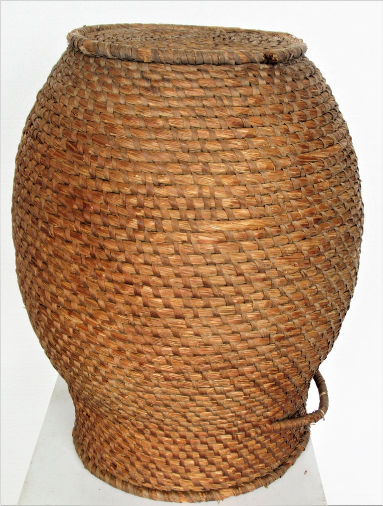 Antique Americana Pennsylvania Rye Straw Large Storage Basket at 1stdibs