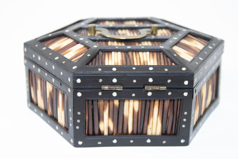 Antique Anglo Indian Porcupine Quill Box For Sale at 1stDibs