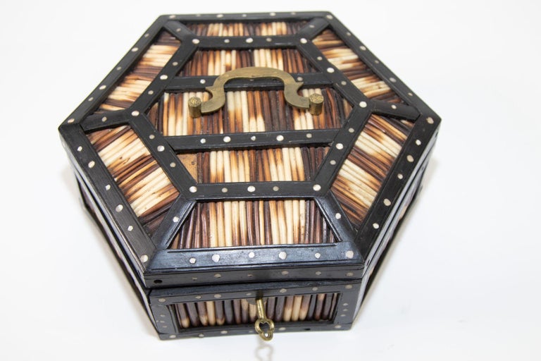 Antique Anglo Indian Porcupine Quill Box For Sale at 1stDibs