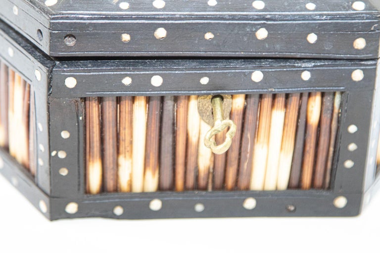 Antique Anglo Indian Porcupine Quill Box For Sale at 1stDibs