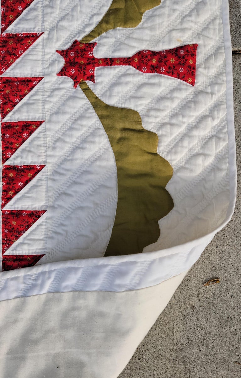 Antique Applique Quilt with Swag Border For Sale at 1stDibs