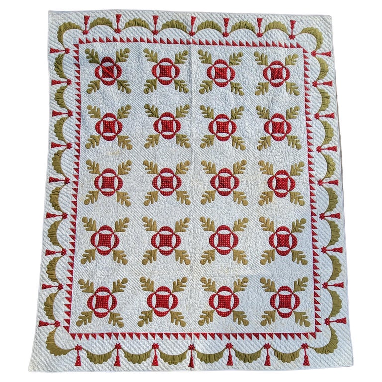 Antique Applique Quilt with Swag Border For Sale at 1stDibs