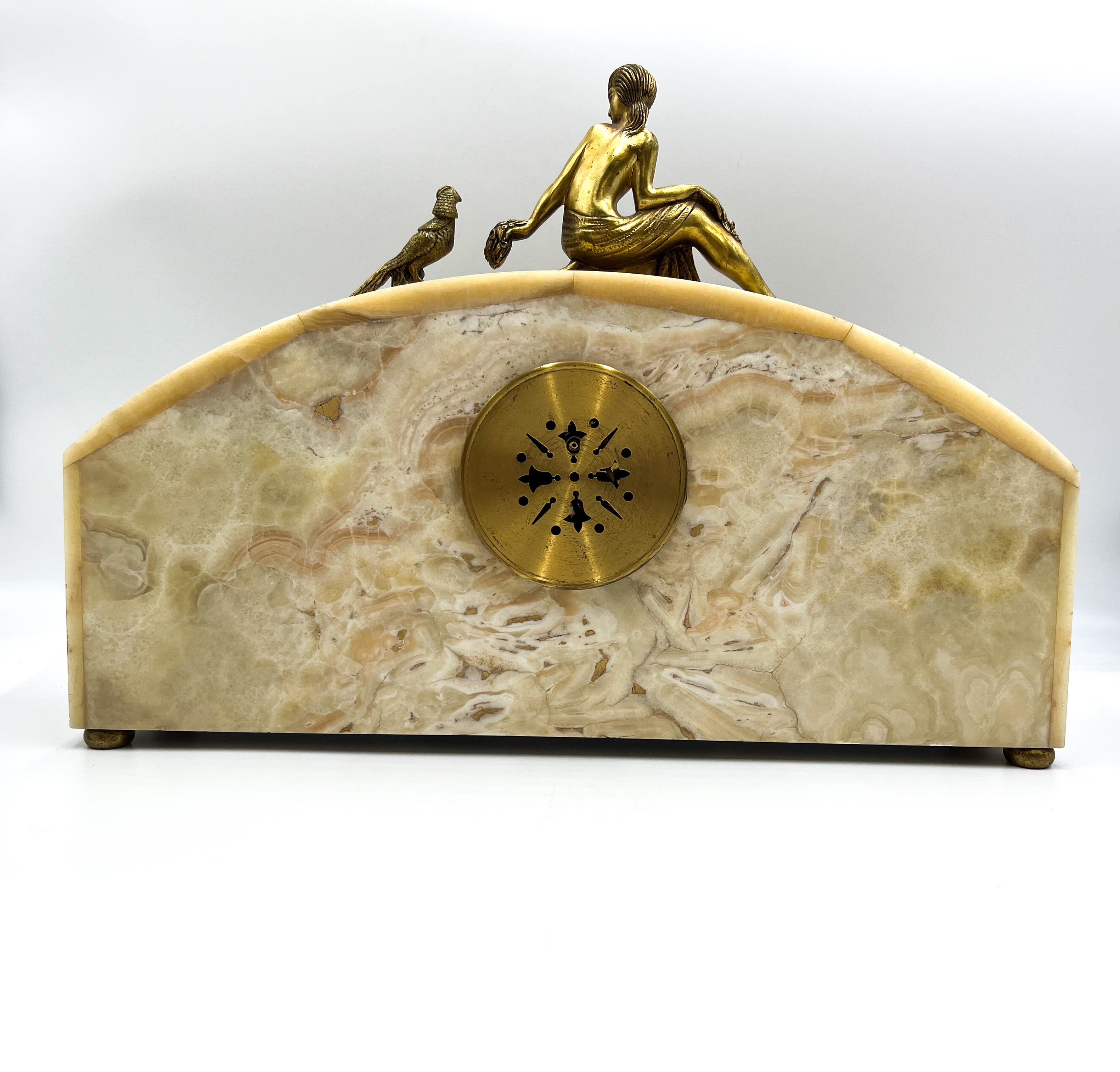 Antique Art Deco Onyx and Marble Tabletop Clock For Sale at 1stDibs