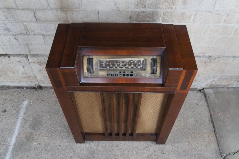 Antique Art Deco Pre War Philco 1939 Console Tube Radio Walnut Case 39 ...