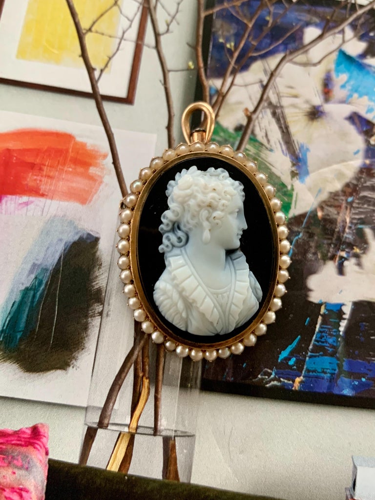 Antique Black and White Stone Cameo 14 Karat Yellow Gold Brooch and ...