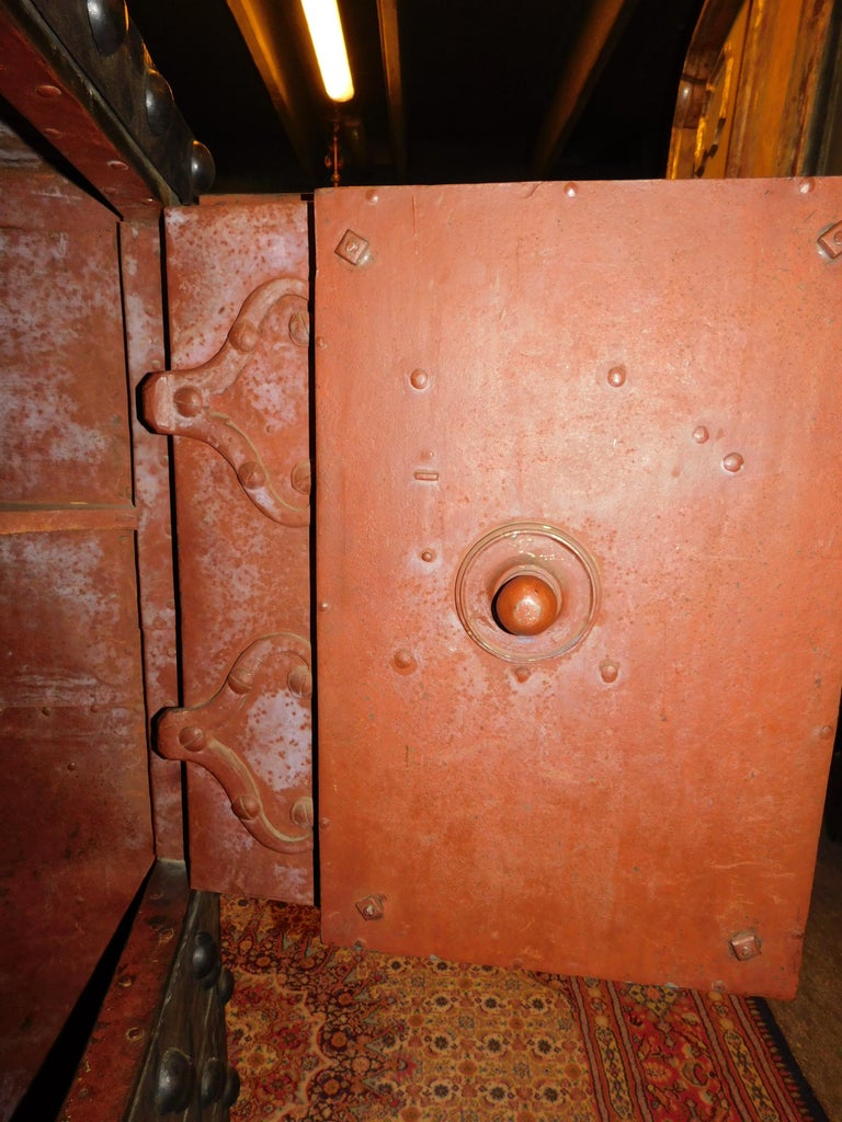 Antique Black Safe, Strongbox in Wood and Iron, Original Keys, 17th ...