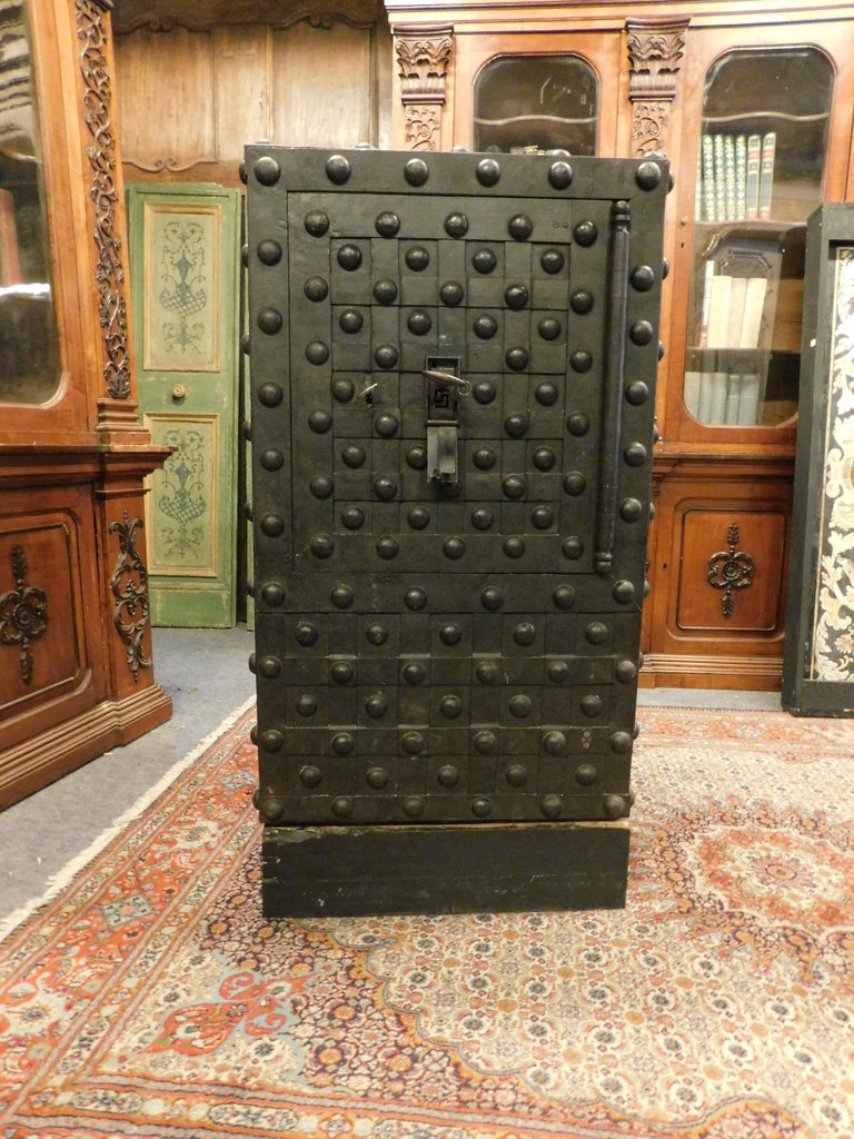 Antique Black Safe, Strongbox in Wood and Iron, Original Keys, 17th ...