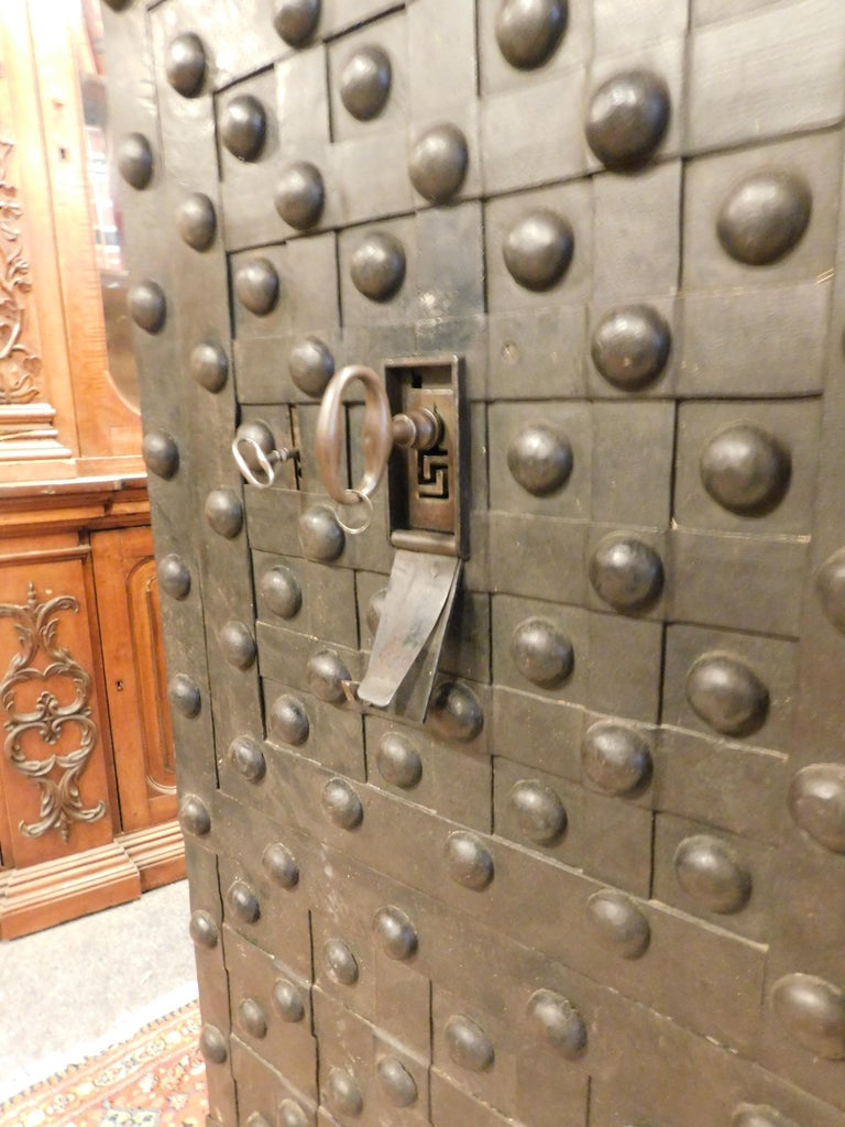 Antique Black Safe, Strongbox in Wood and Iron, Original Keys, 17th ...