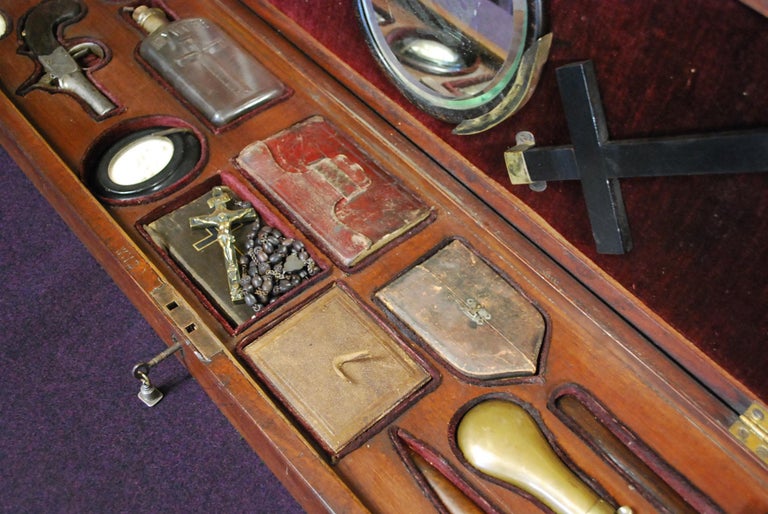 Antique Boxed Vampire Defence Kit /Count Dracula For Sale at 1stDibs