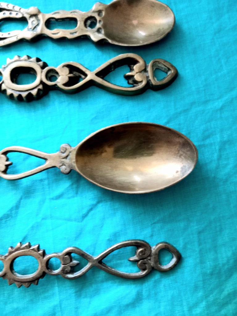 Antique Brass Spoons Wall Kitcken Decoration For Sale at 1stDibs