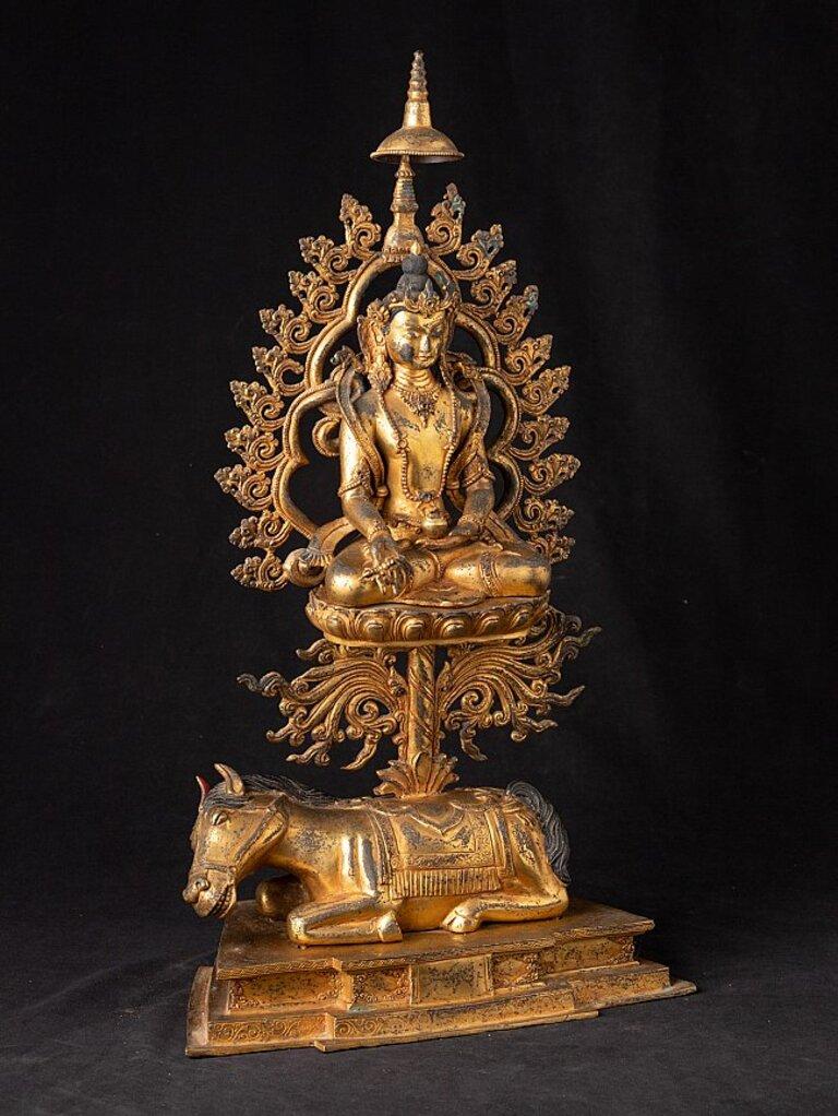 Antique bronze Nepali Buddha statue from Nepal For Sale at 1stDibs
