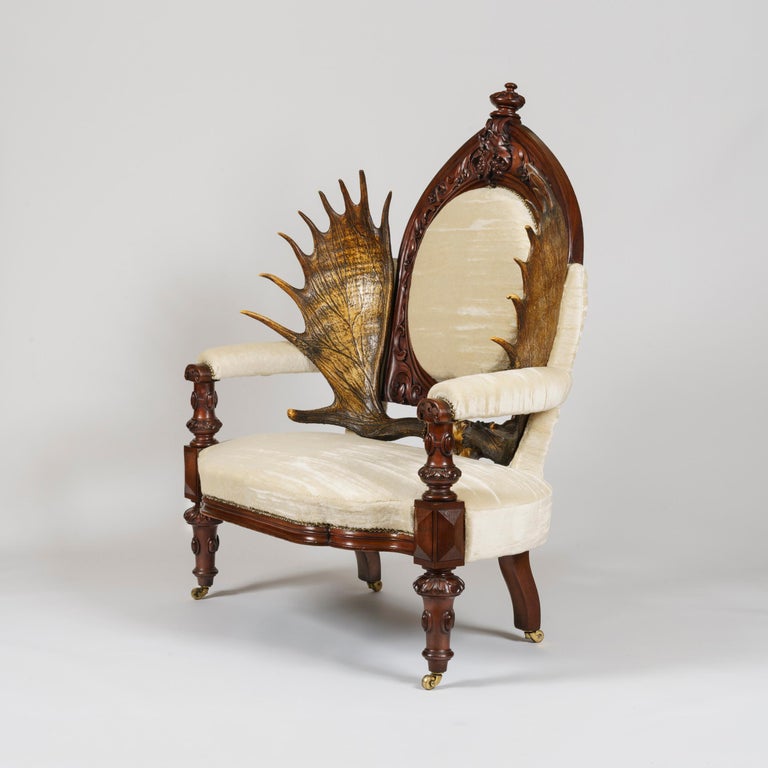 Antique Carved Throne Design with Scottish Deer Antlers For Sale at 1stDibs