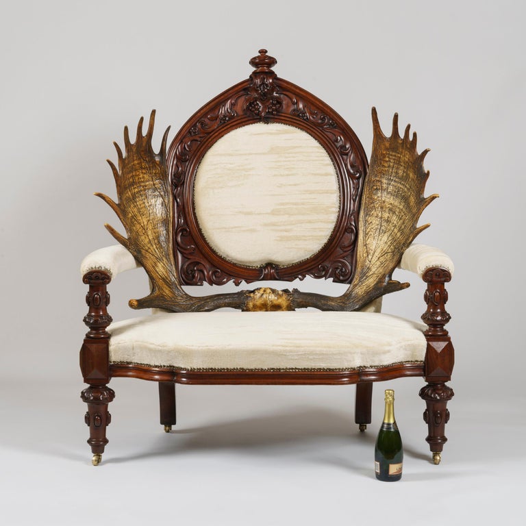 Antique Carved Throne Design with Scottish Deer Antlers For Sale at 1stDibs