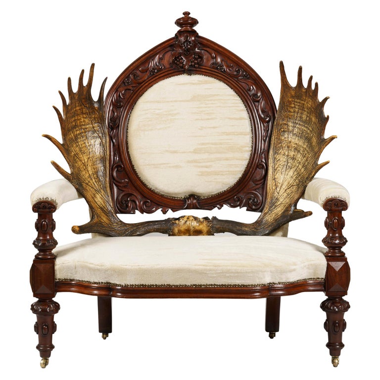 Antique Carved Throne Design with Scottish Deer Antlers For Sale at 1stDibs