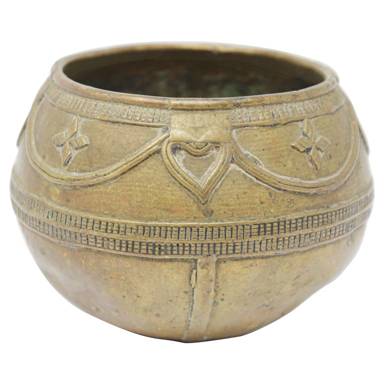 Antique Cast brass Measuring Bowl from Northern India For Sale at 1stDibs