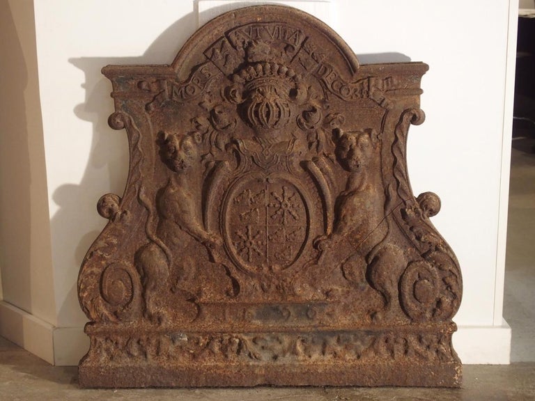 Antique Cast Iron Coat of Arms Fireback, ‘Mors Aut Vita Decora’ at 1stDibs