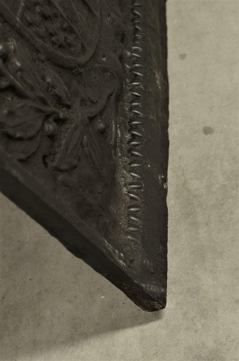 Antique Cast Iron Fireback at 1stDibs