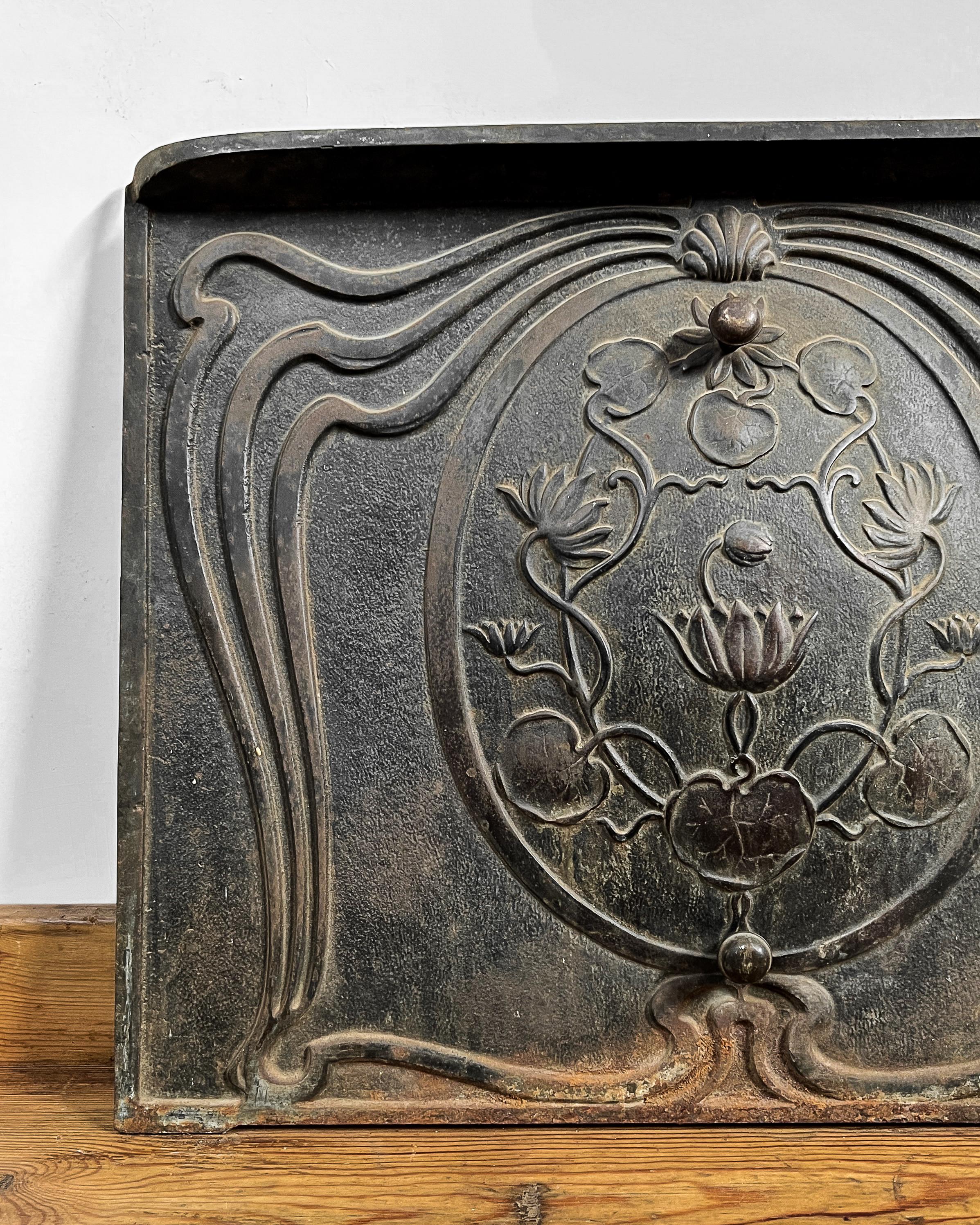 Antique Cast Iron Fireback For Sale at 1stDibs