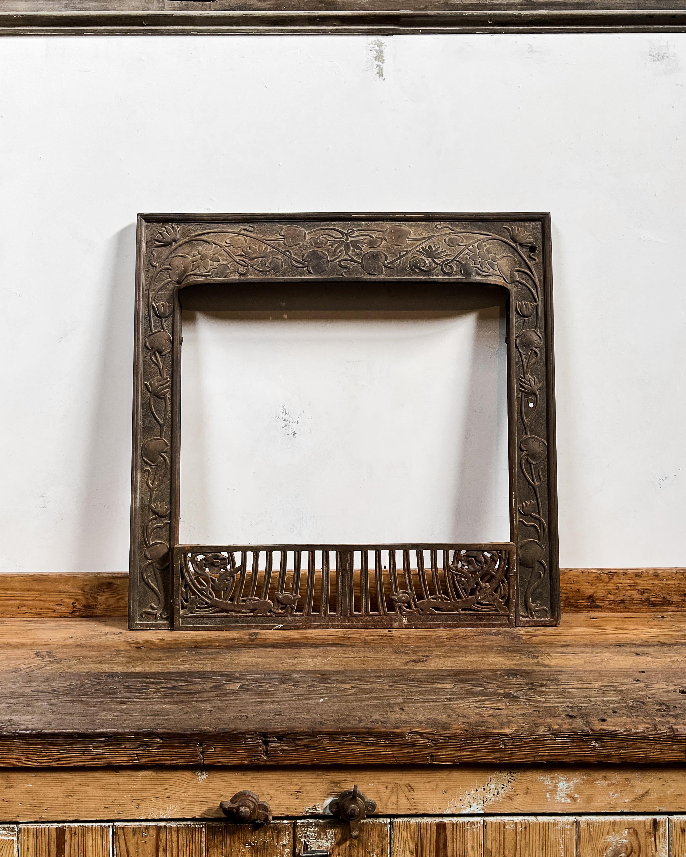 Antique Cast Iron Fireback For Sale at 1stDibs