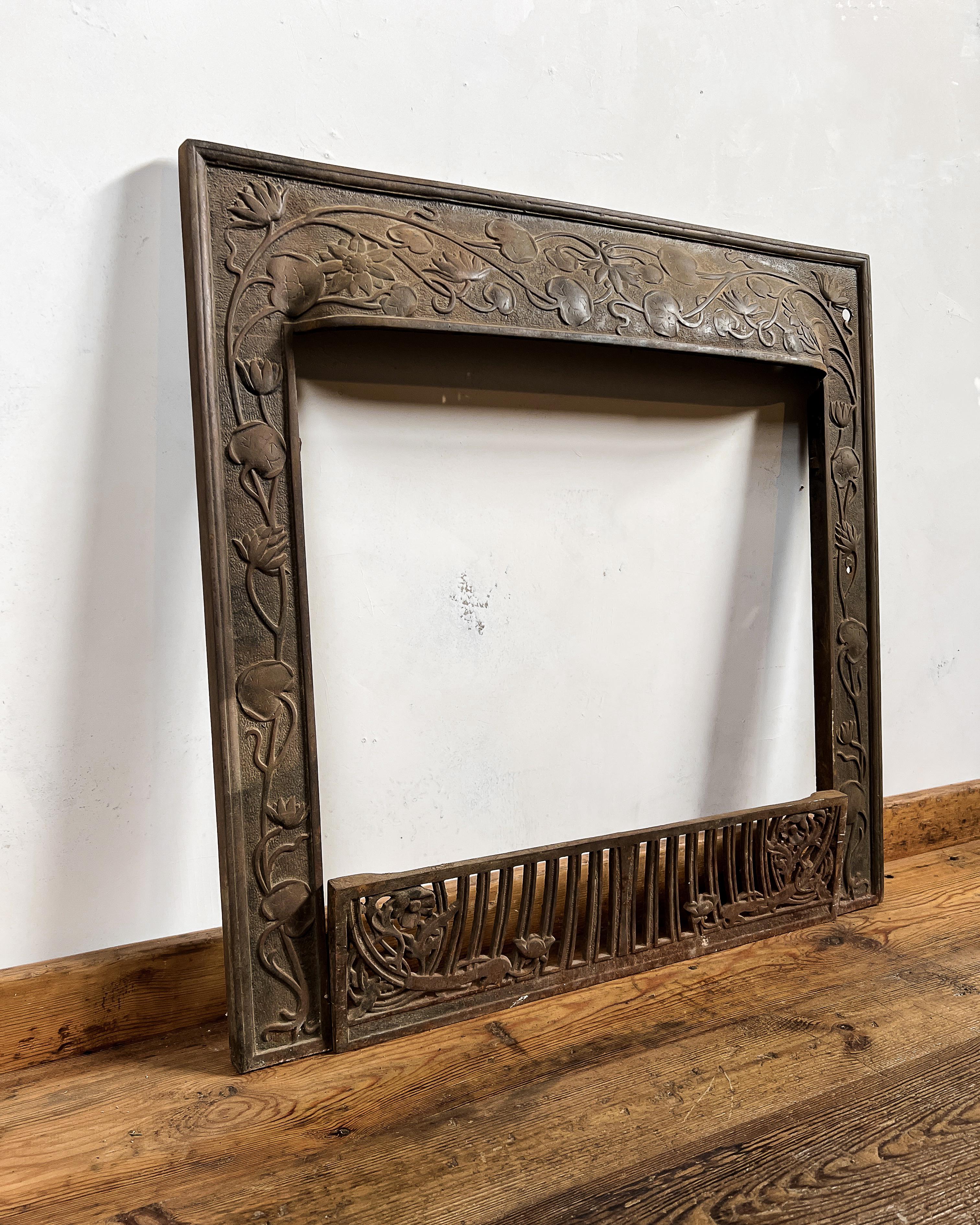 Antique Cast Iron Fireback For Sale at 1stDibs