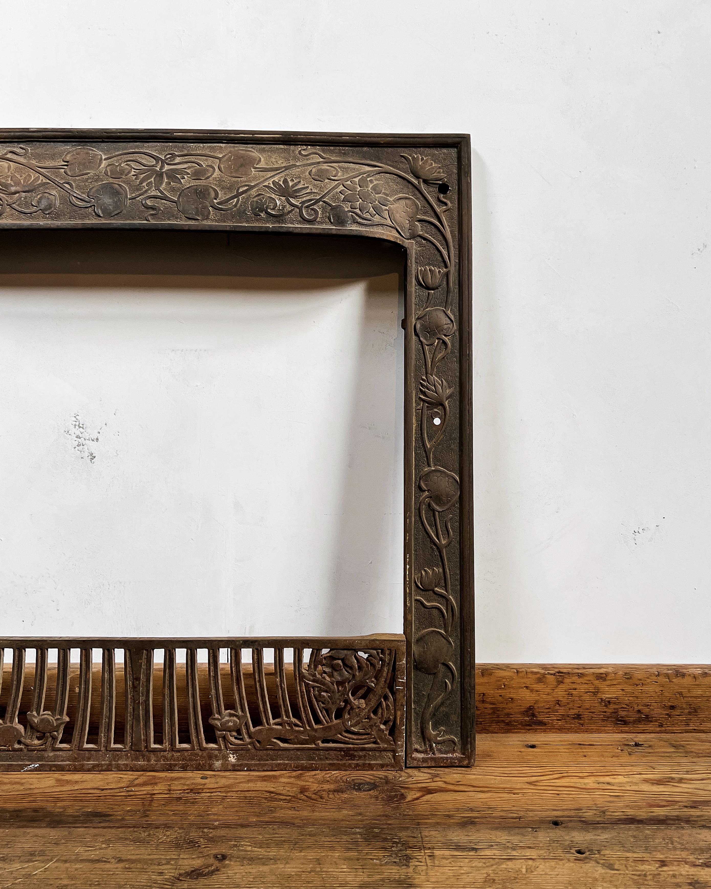 Antique Cast Iron Fireback For Sale at 1stDibs