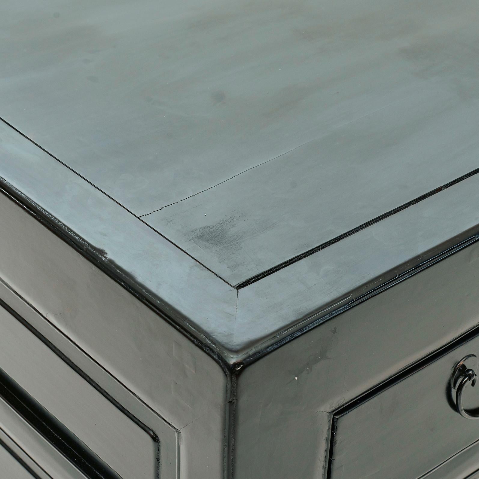 Black Lacquer Freestanding Art Deco Center Table For Sale at 1stDibs