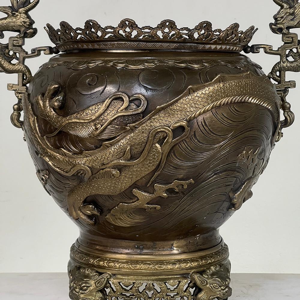 Antique Chinese Bronze Jardiniere, Decorative Planter For Sale at 1stDibs