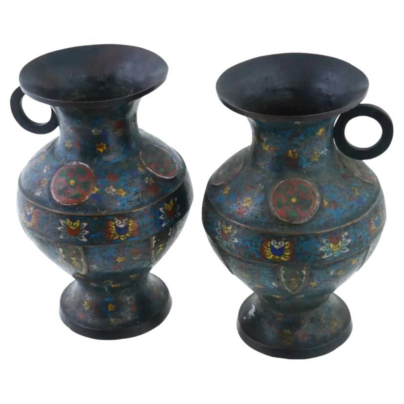 Antique Chinese Enamel Porcelain Ribbed Vase For Sale at 1stDibs