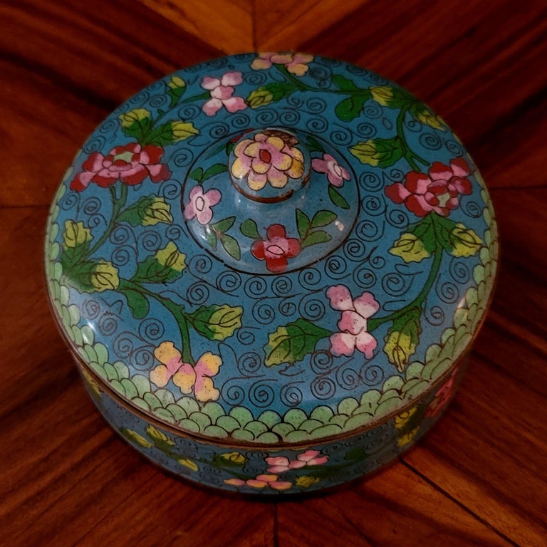 Antique Chinese Cloisonné Enamel Round Box with Lid, 19th Century For ...