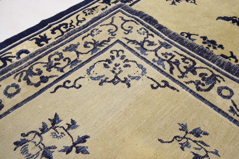 Antique Chinese Peking Rug with Chinoiserie Chic Style For Sale at 1stDibs