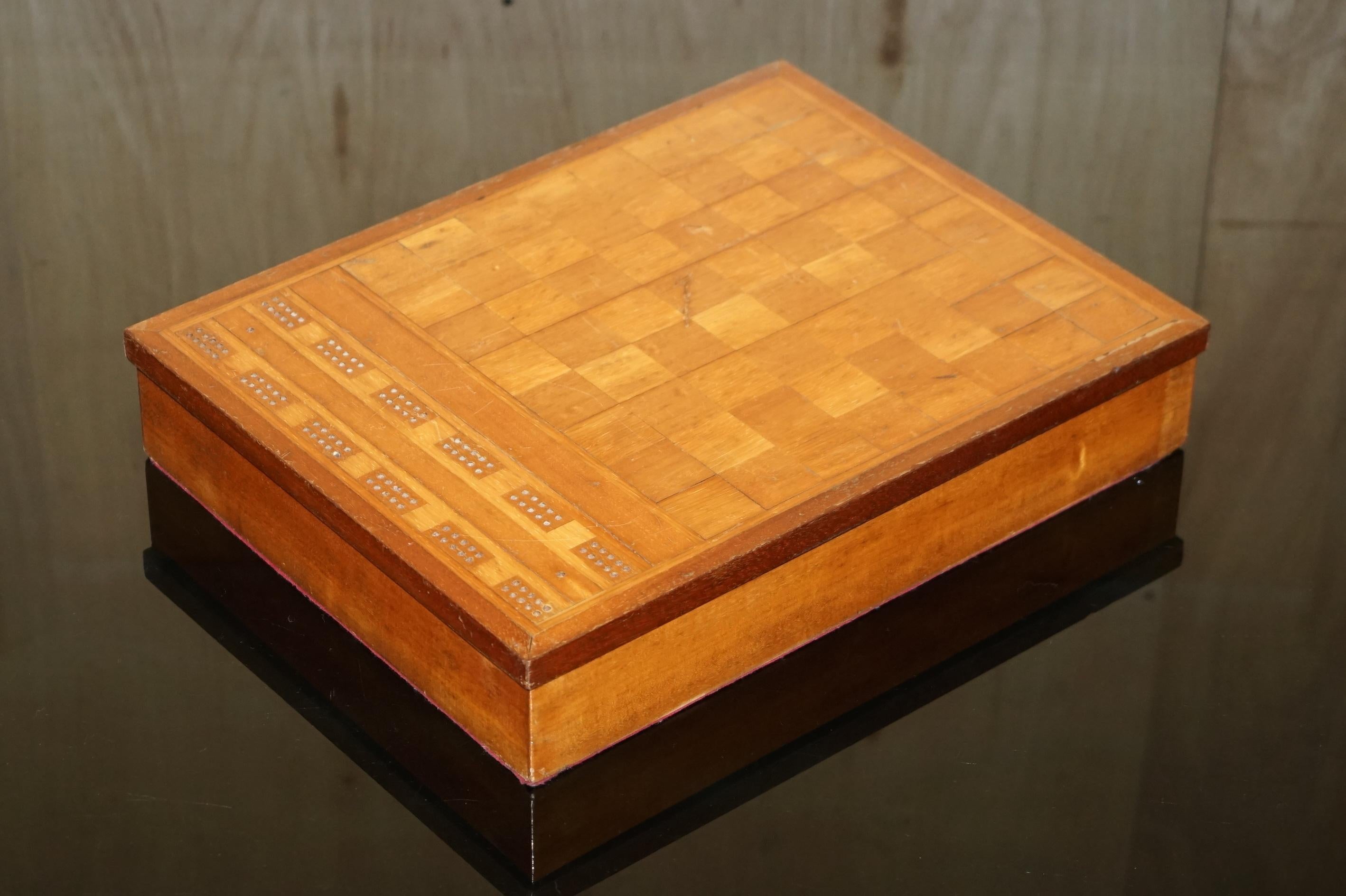 ANTIQUE CIRCA 1920's ART DECO WALNUT and OAK CHESSBOARD CHESS SET ...