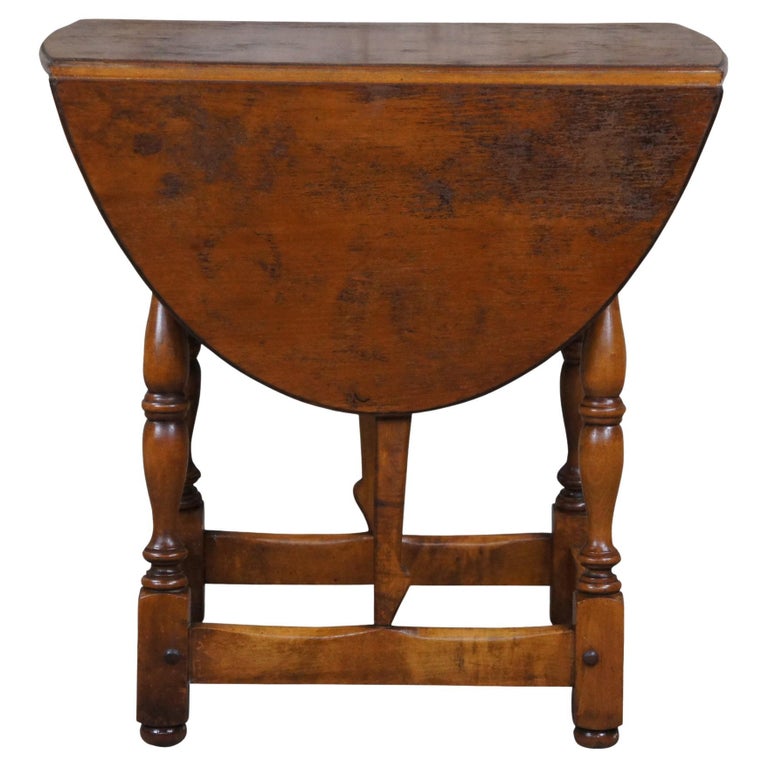 Antique Cochran Chair Co. William and Mary Style Maple Drop Leaf Joint ...