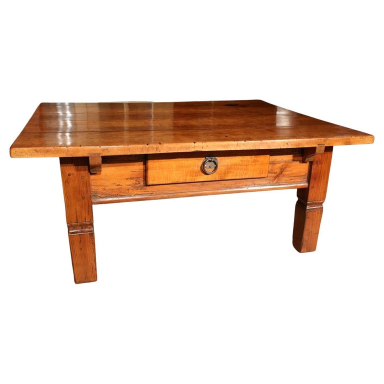 Antique coffee table For Sale at 1stDibs