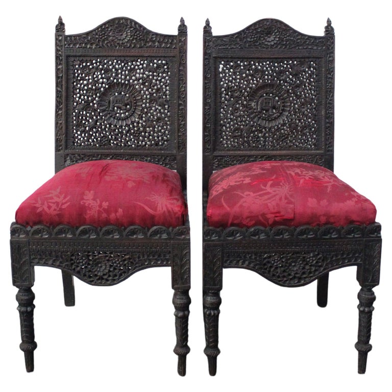 Antique Colonial Dining Chairs, Set of 2 For Sale at 1stDibs