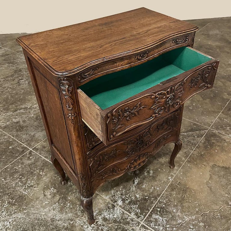 Antique Country French Commode ~ Chest of Drawers For Sale at 1stDibs