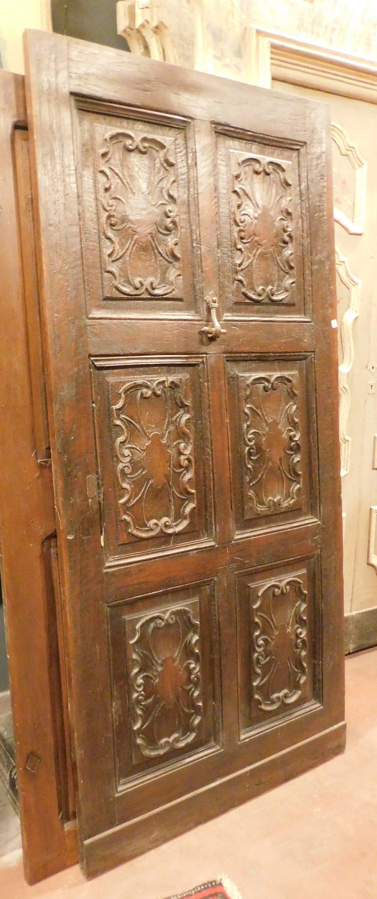 Antique entrance Door in hand carved Walnut brown, richly, Italy '600 ...