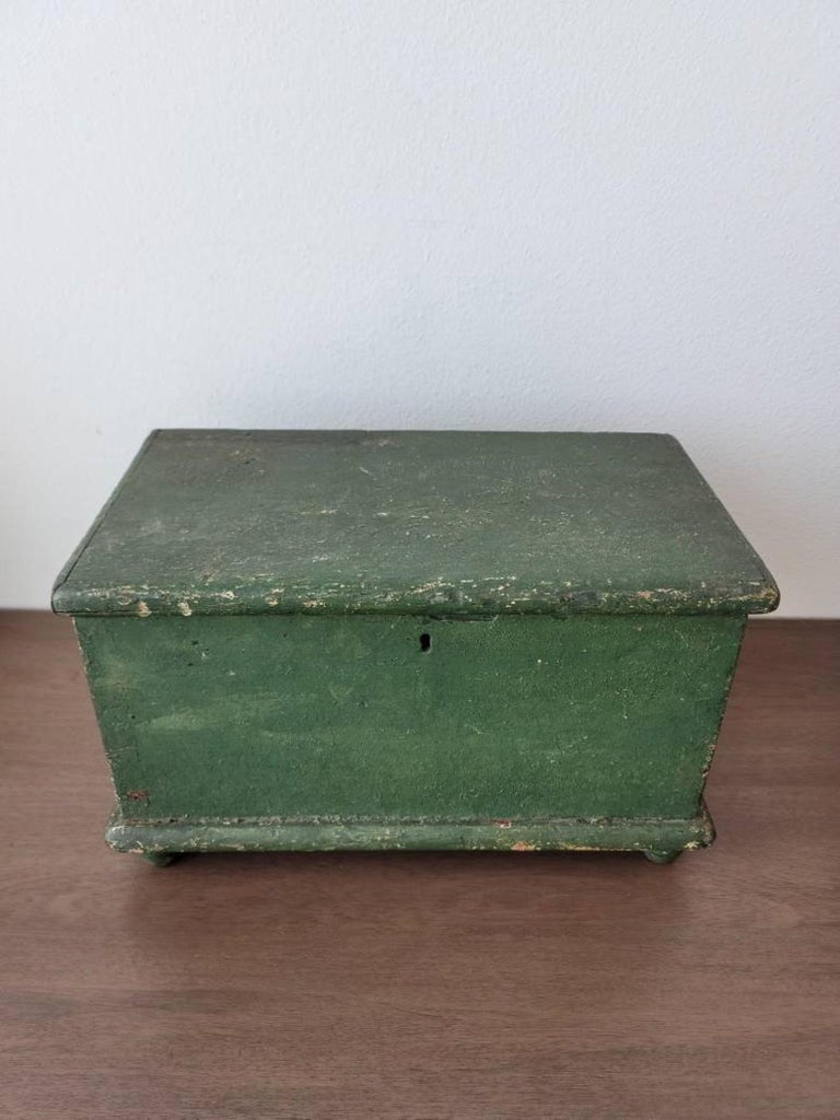Antique Early American Farmhouse Dovetailed Table Box For Sale at 1stDibs