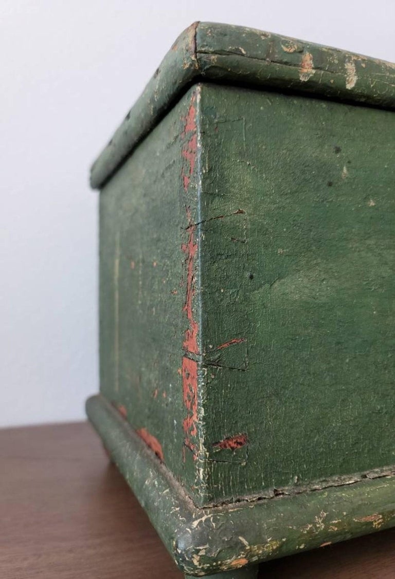 Antique Early American Farmhouse Dovetailed Table Box For Sale at 1stDibs